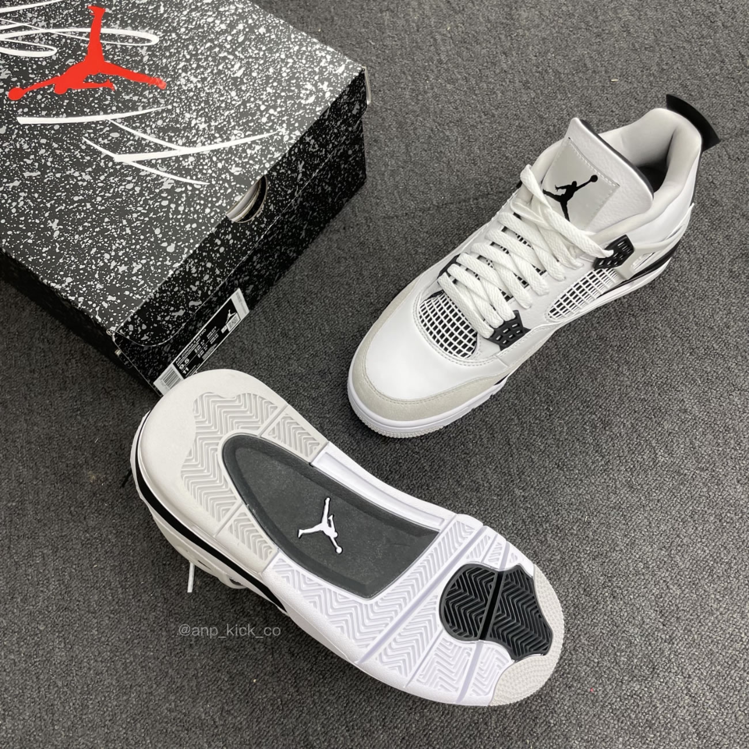 Air Jordan 4 RETRO "MILITARY" BLACK DH6927-111