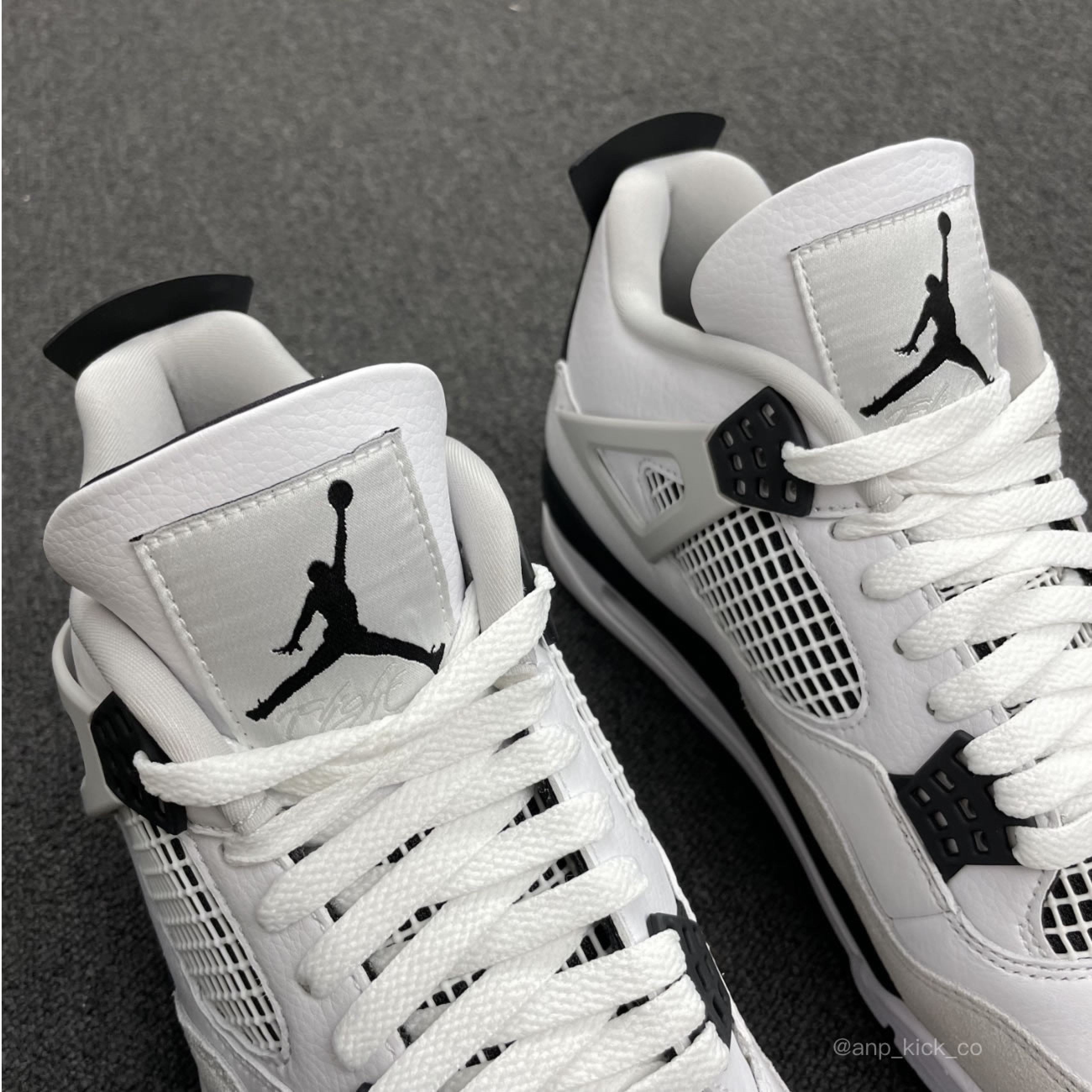 Air Jordan 4 RETRO "MILITARY" BLACK DH6927-111