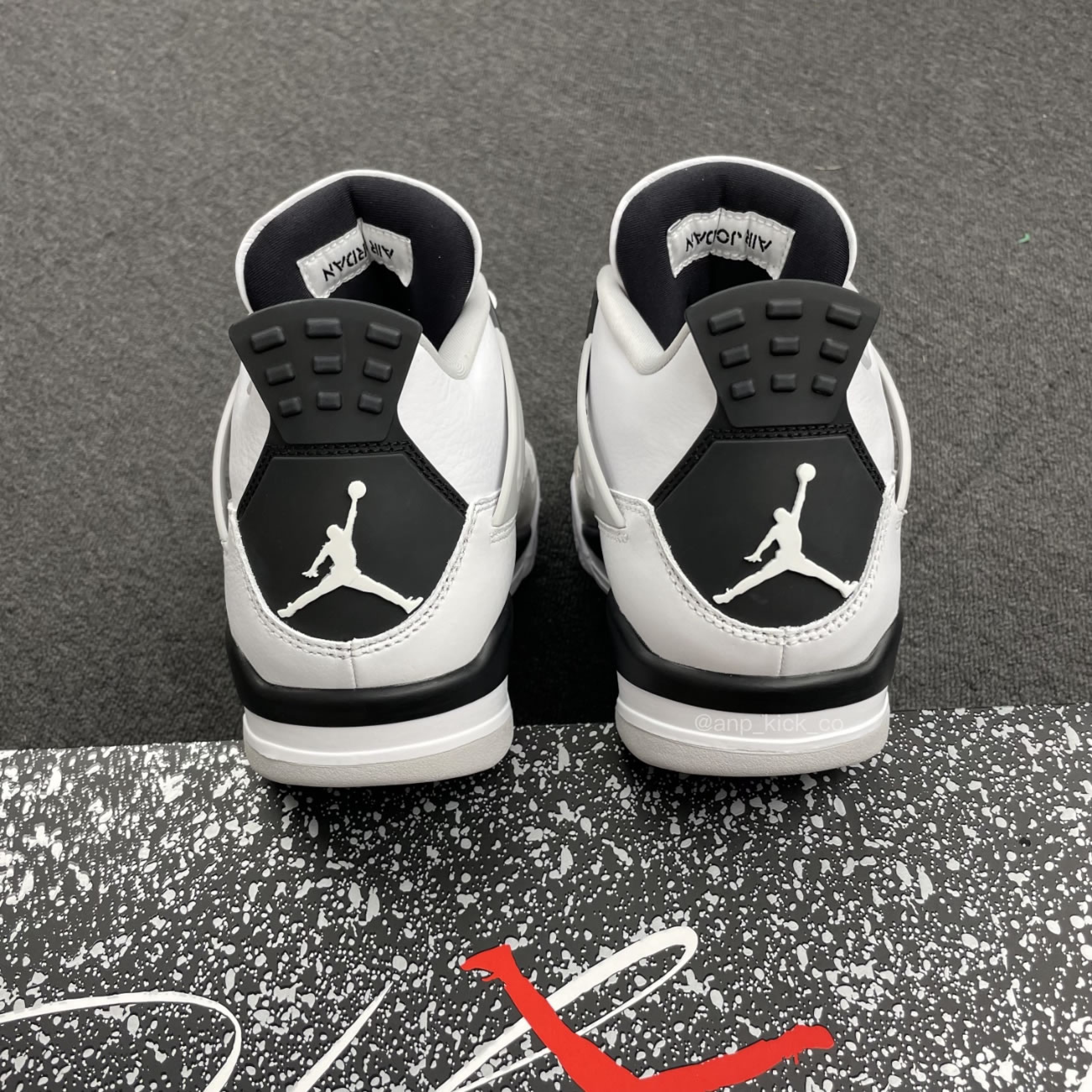 Air Jordan 4 RETRO "MILITARY" BLACK DH6927-111